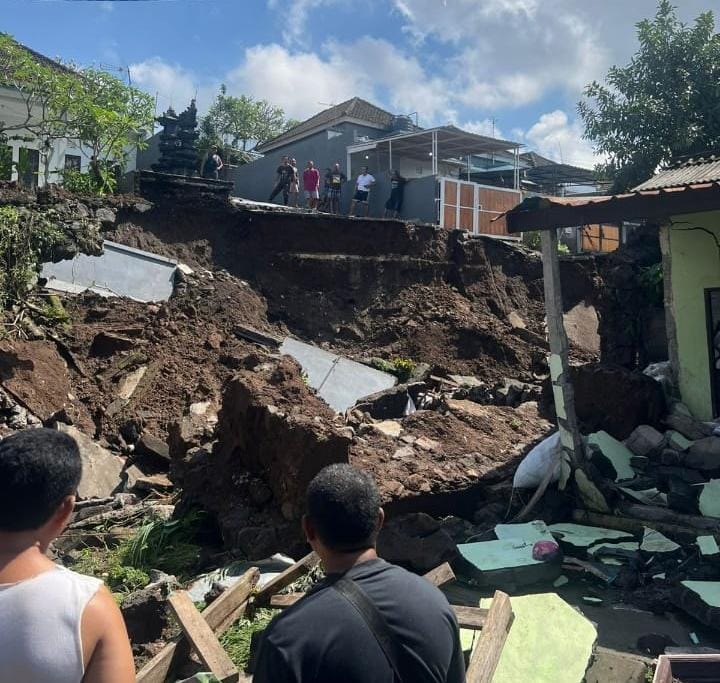 Moment of Landslides - Bali Inspirasi